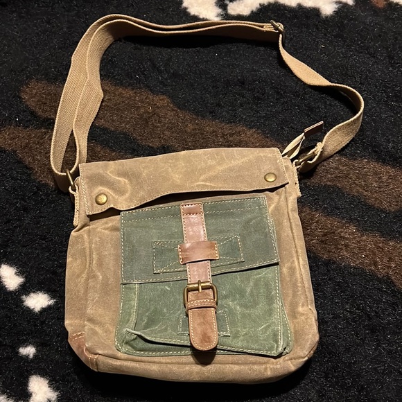 Cargoit | Bags | Cargoit Green Unisex Utility Shoulder Bag | Poshmark